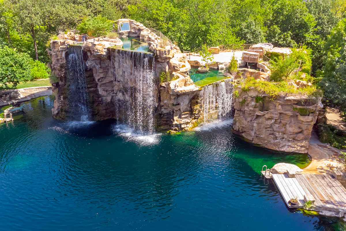 House with Private Scuba Diving Tunnels for Sale in Kansas | Scuba Diving