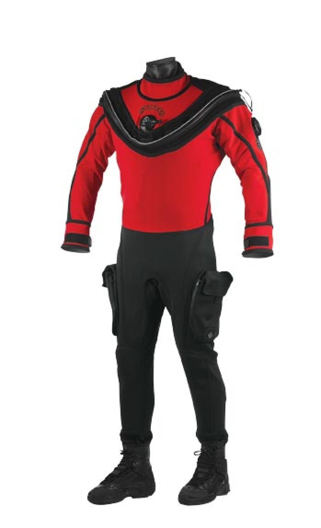Gear You Should Get for Wreck Diving | Scuba Diving