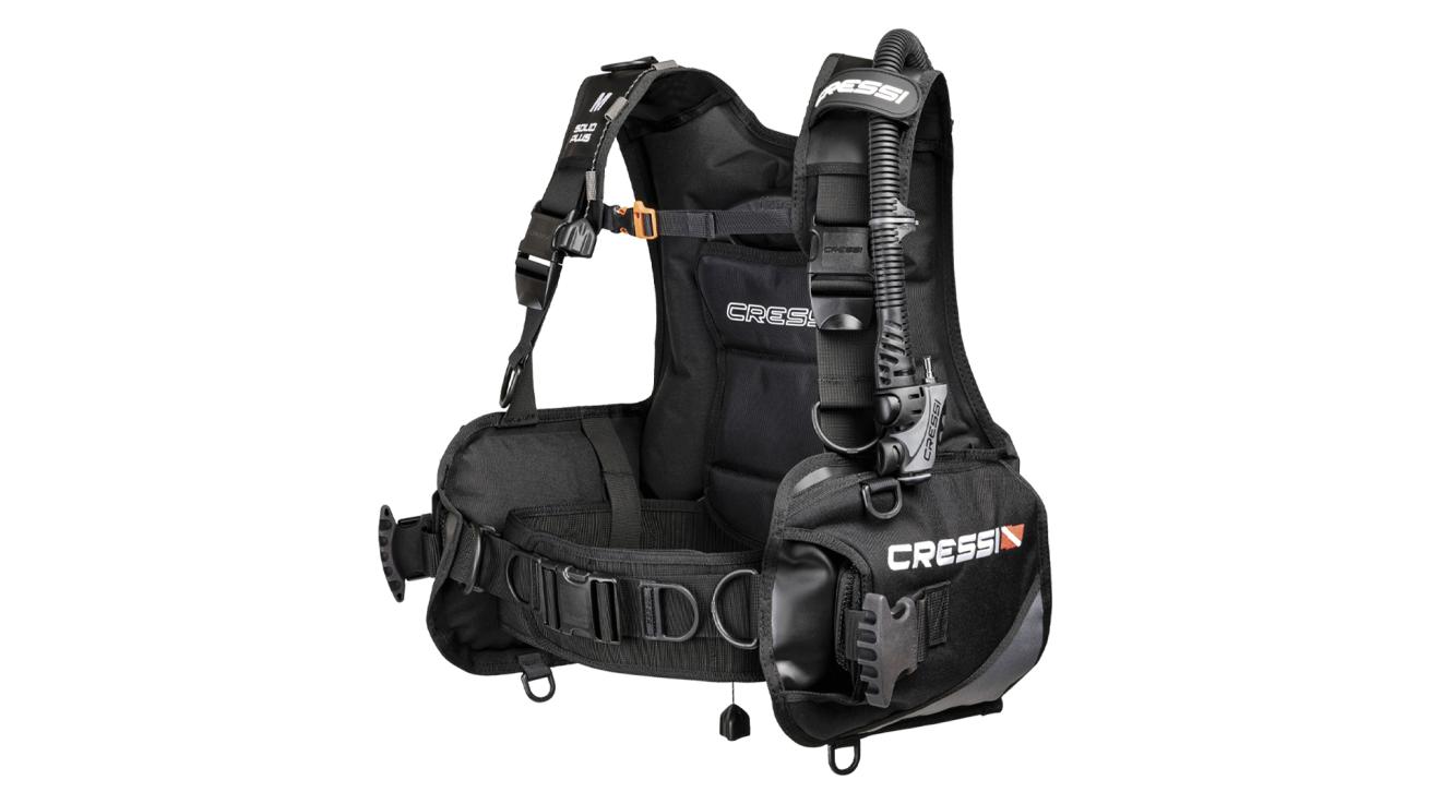 9 Best BCDs for Beginner Divers | Scuba Diving
