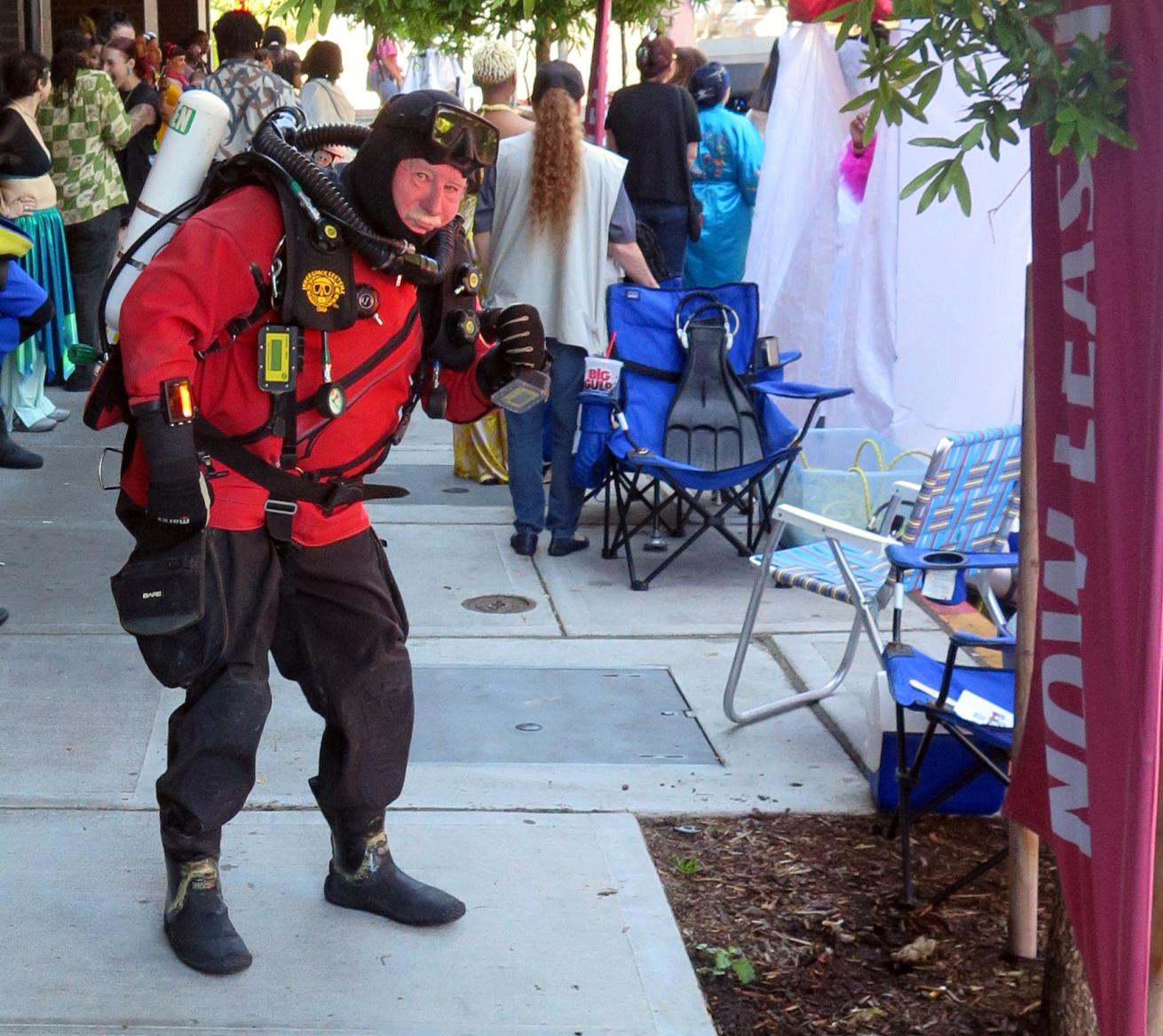 Scuba Diving Fashion Wows at the Tacoma Arts Show | Scuba Diving
