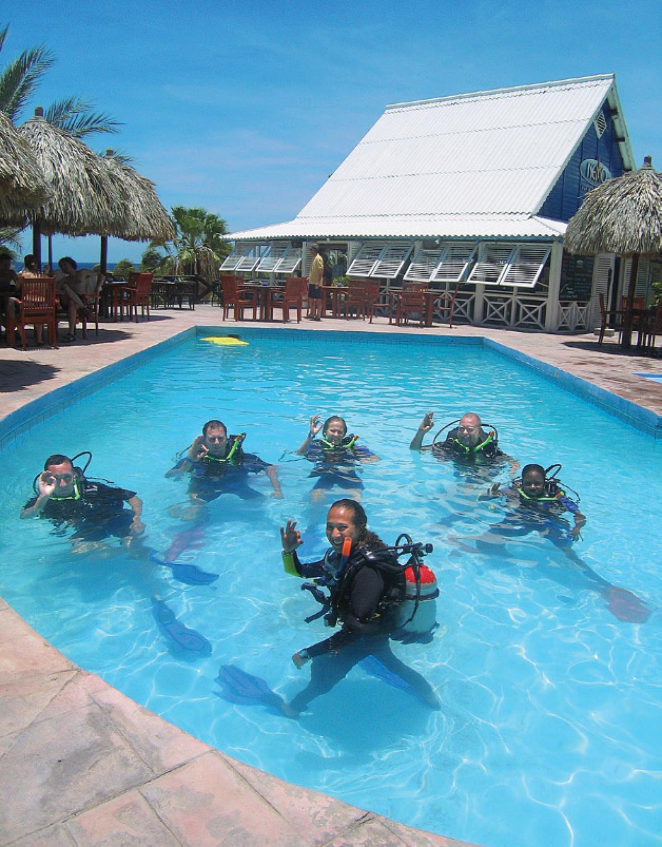 2012 World’s Best Diving Resorts: Lions Dive & Beach Resort | Scuba Diving