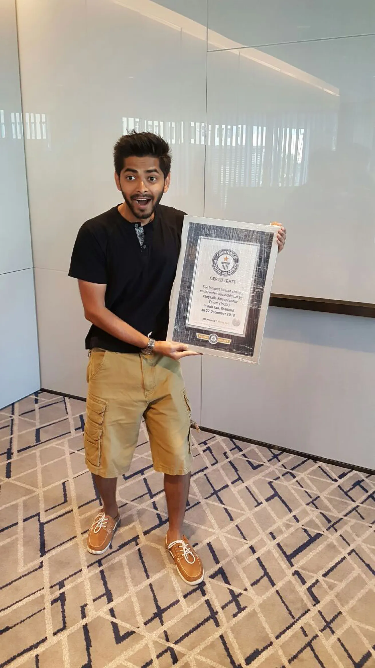 New Guinness World Record: Longest Human Chain Underwater | Scuba Diving