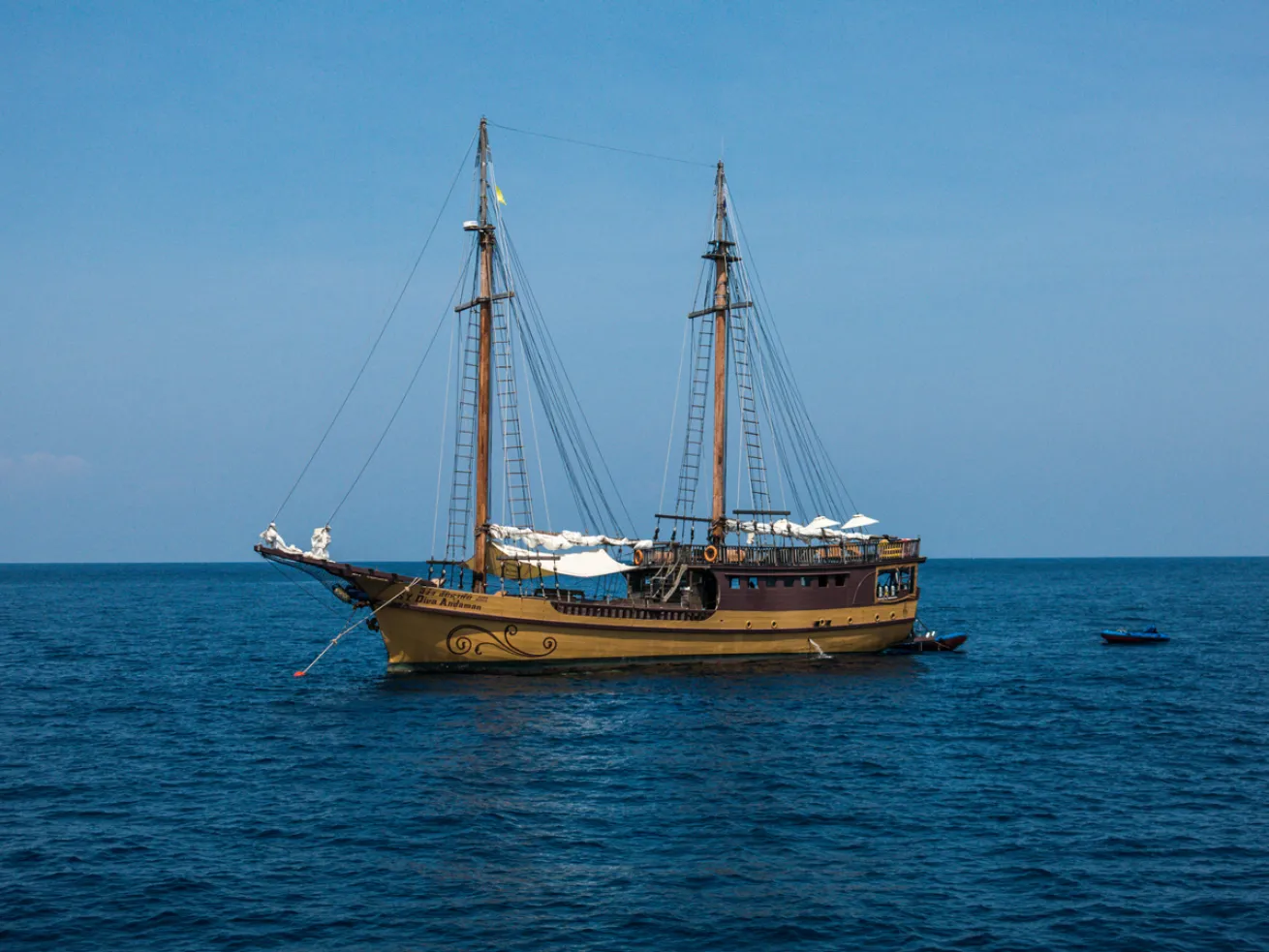 The History of Liveaboard Diving | Scuba Diving