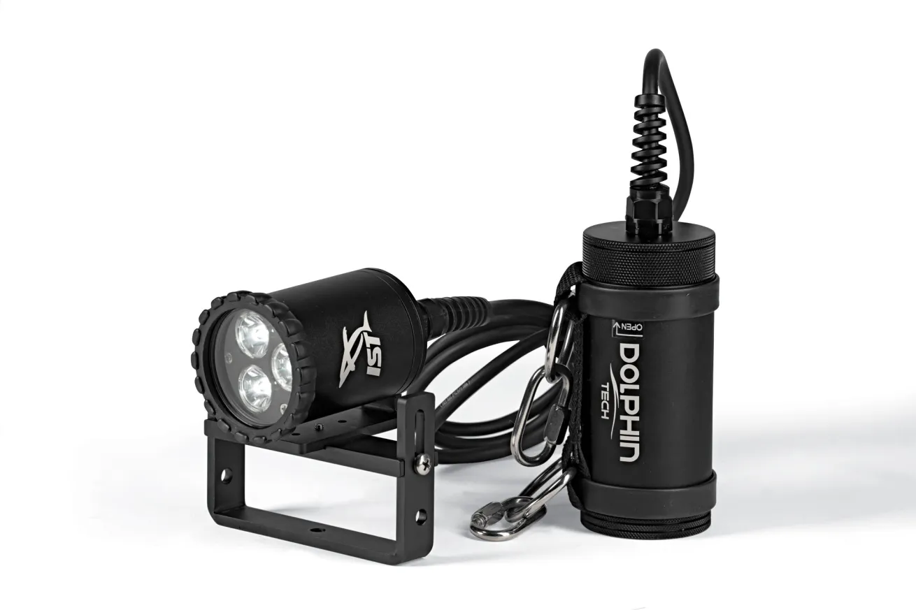 Sport Diver Magazine's 2011 Gear Buyer's Guide: IST Dolphin Tech T110 ...