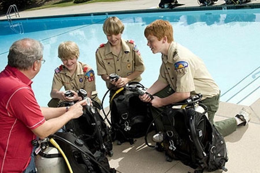 Boy Scouts Take the Plunge | Scuba Diving