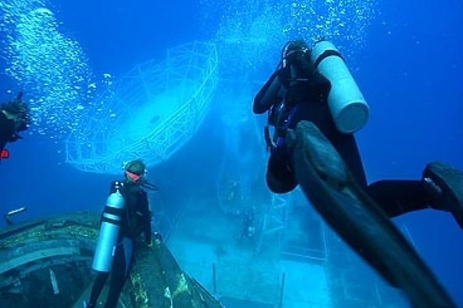 USNS Vandenberg Is an Awesome Wreck Dive | Scuba Diving