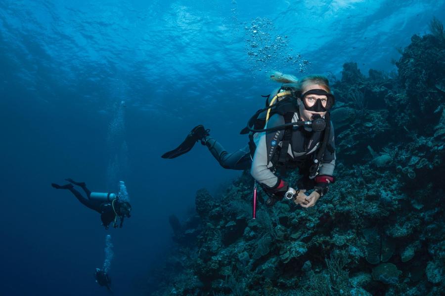The PADI Peak Performance Buoyancy Course | Scuba Diving