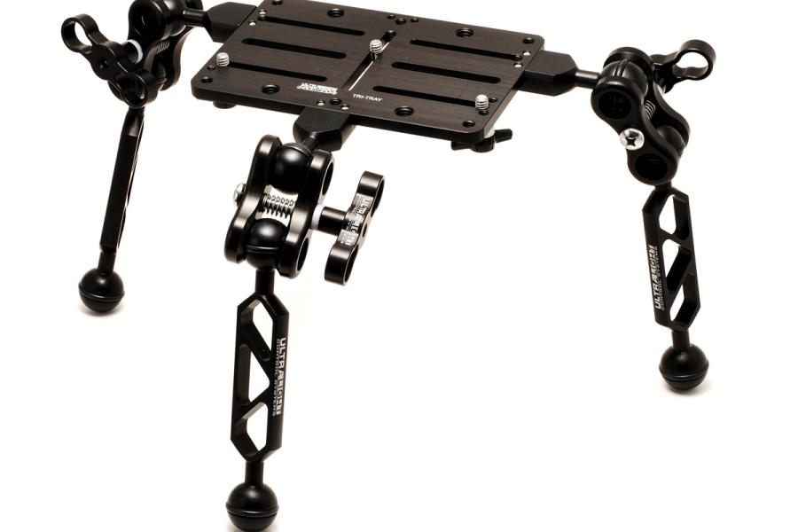How to Use a Video Tripod in Underwater Photography | Scuba Diving