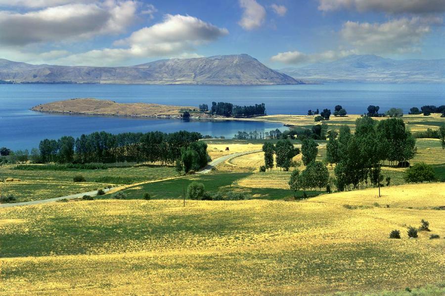 Ancient Castle Discovered in Turkey's Lake Van | Scuba Diving